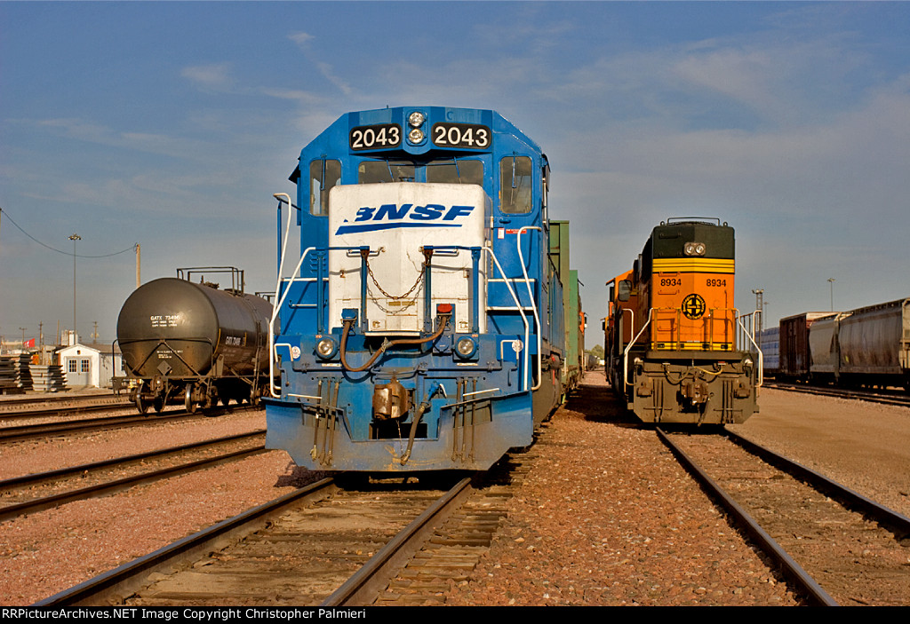 BNSF 2043 and BNSF 8934